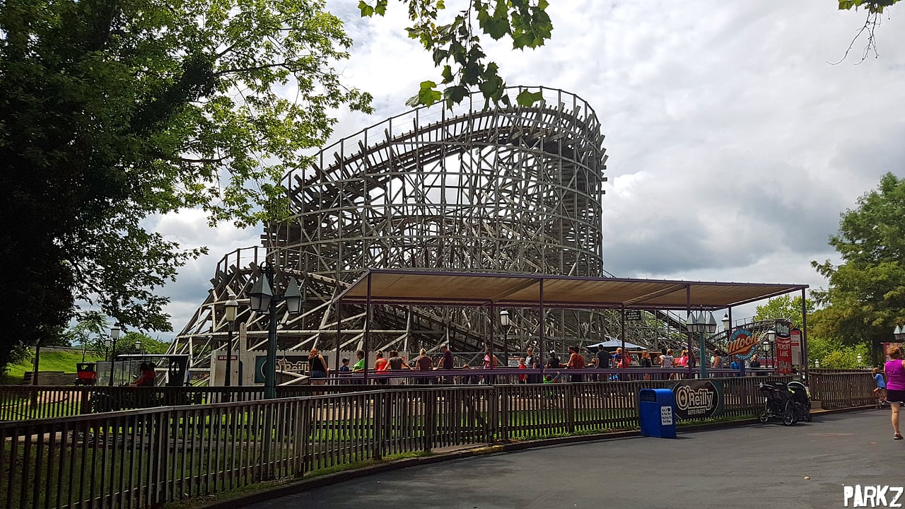 Moon Antique Cars | Flat Ride at Six Flags St. Louis | Parkz - Theme Parks