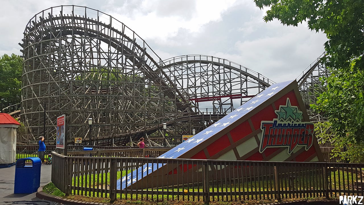 American Thunder | Roller Coaster at Six Flags St. Louis | Parkz ...