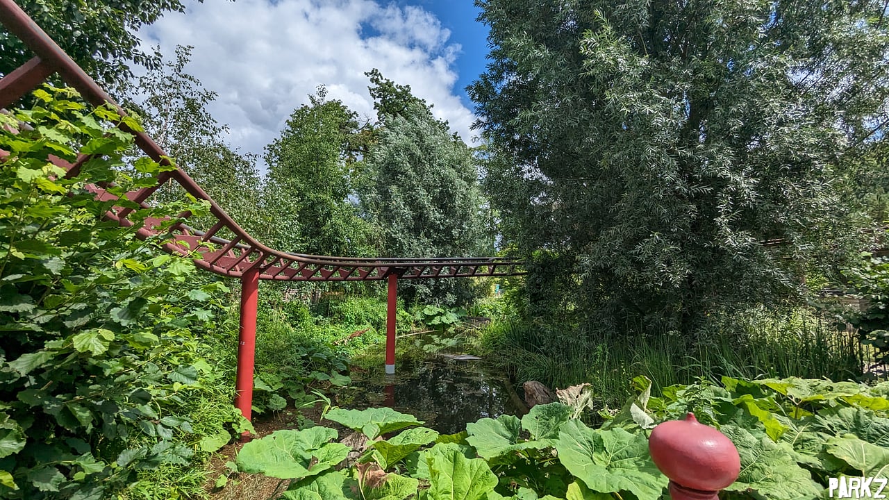 Dragon Chinois | Family Attraction · Roller Coaster at Jardin D ...